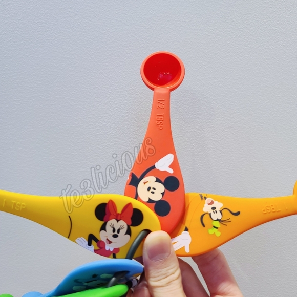 Disney | Kitchen | Disney Parks Mickey And Friends Measuring Spoons ...